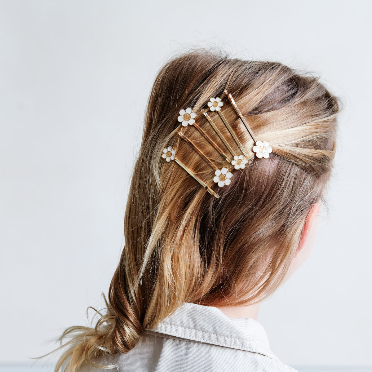 Daisy Enamel Kirby Grips – heyhappypuff